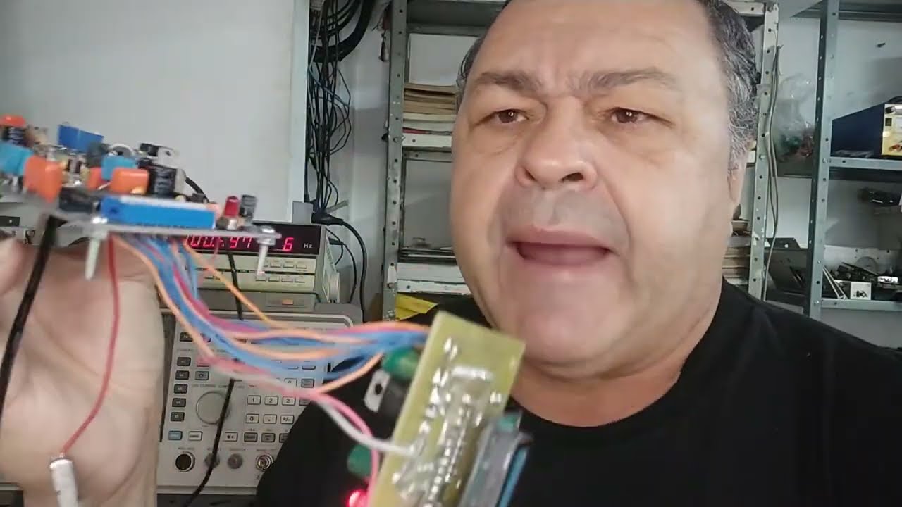 PLL+MC145151+ COM UMA CONTROLADORA DIGITAL RFTBELETRONICOS - YouTube