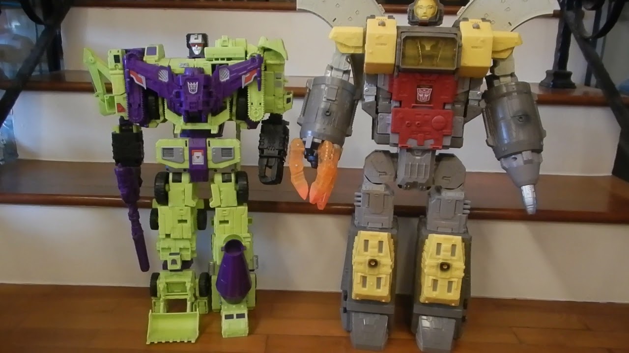 Transformers WFC Omega Supreme VS CW Devastator - YouTube