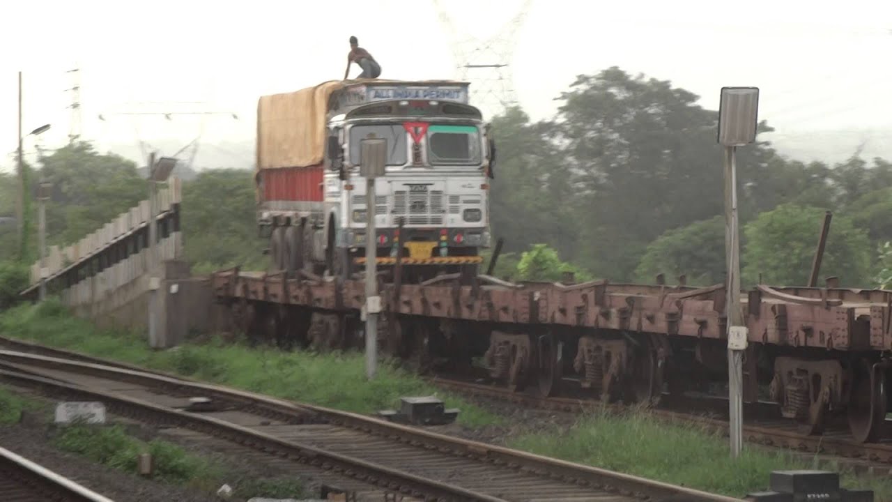 Trucks Loading On Ro-Ro Train at Kolad Konkan Railway - YouTube