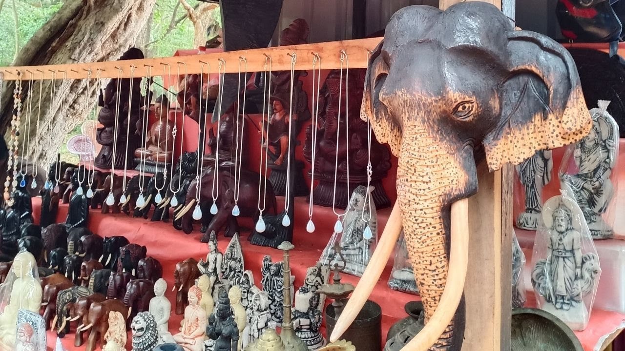 Wood Carving Industry in Sri Lanka - YouTube