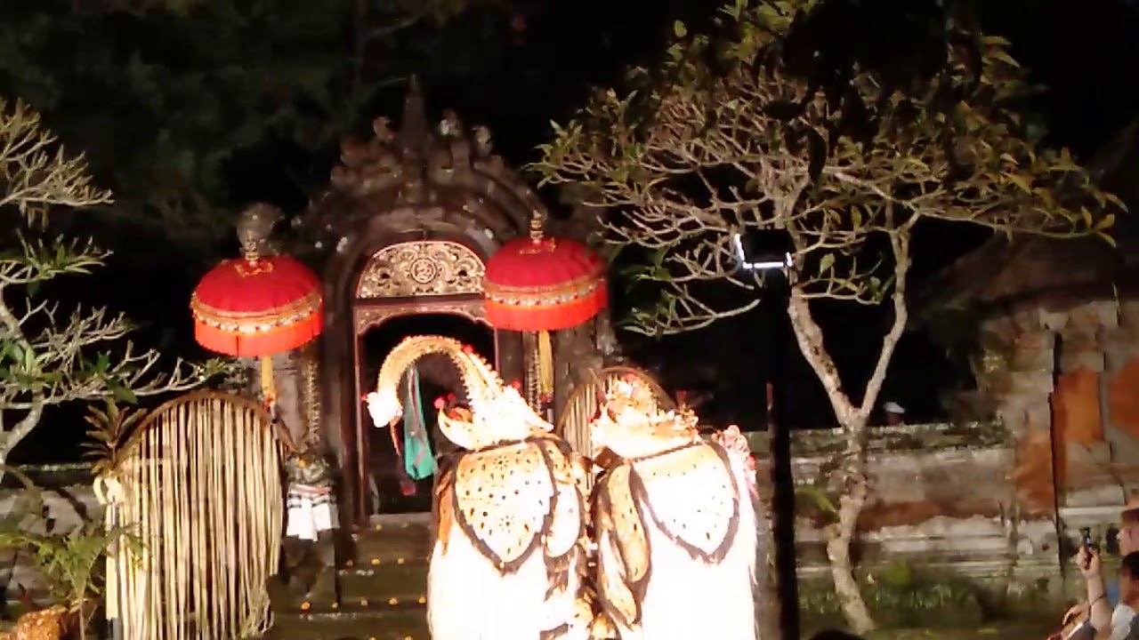 Tari Barong bapang Bali live in Banjar pengaji Payangan Gianyar - YouTube