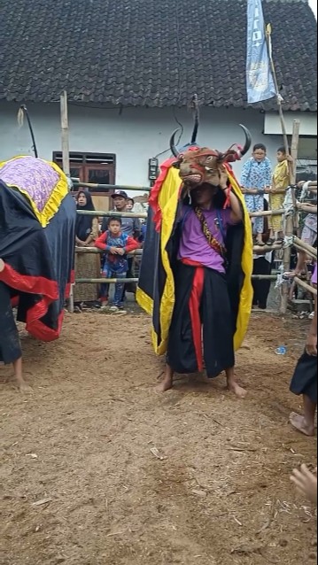 PUTRO DJATI ROTO recorded by Java Cultural | #art #seni #bantengan ...