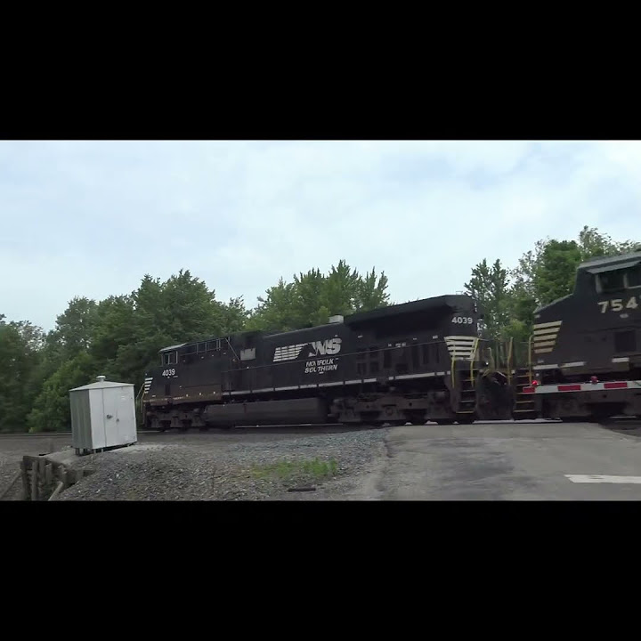 NS 4039 keeping ahead of the intermodals at Grismore, Indiana - YouTube