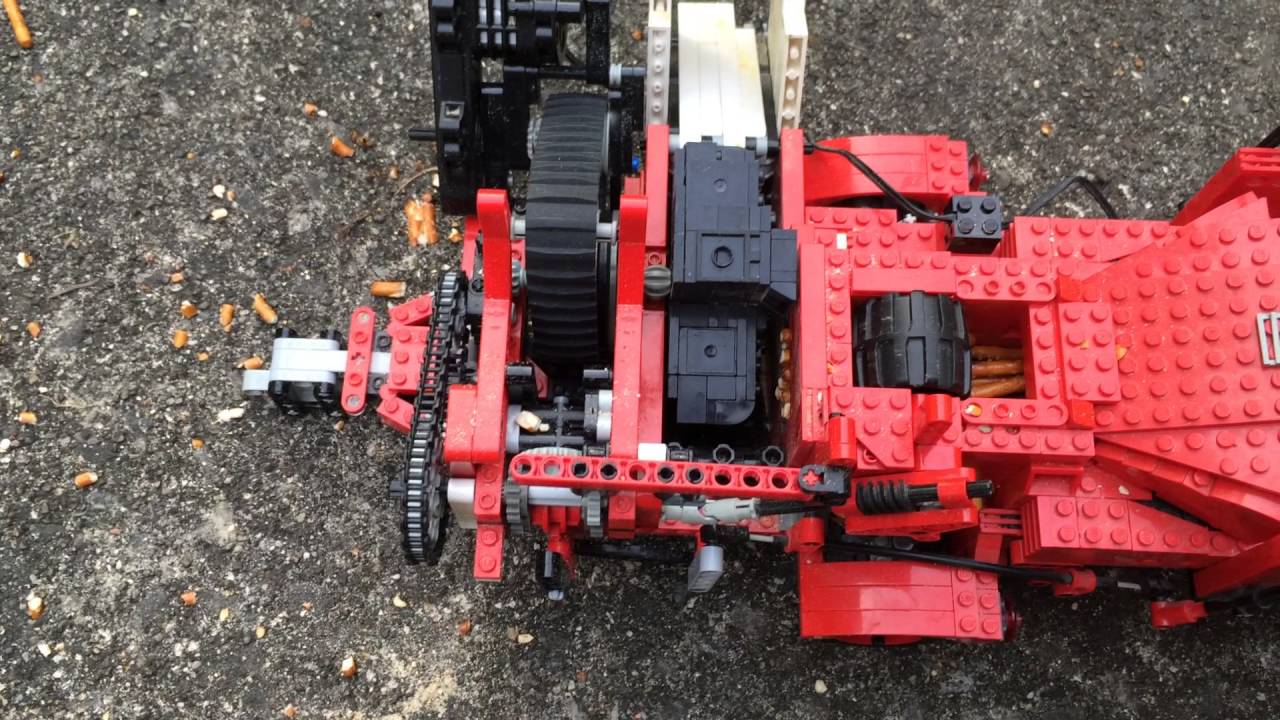 Lego Pretzel Chipper - YouTube