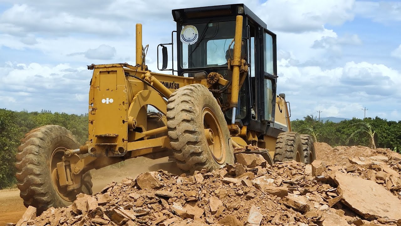 Amazing Stone Mixing & Pushing Processes By Road Making Machinery For ...