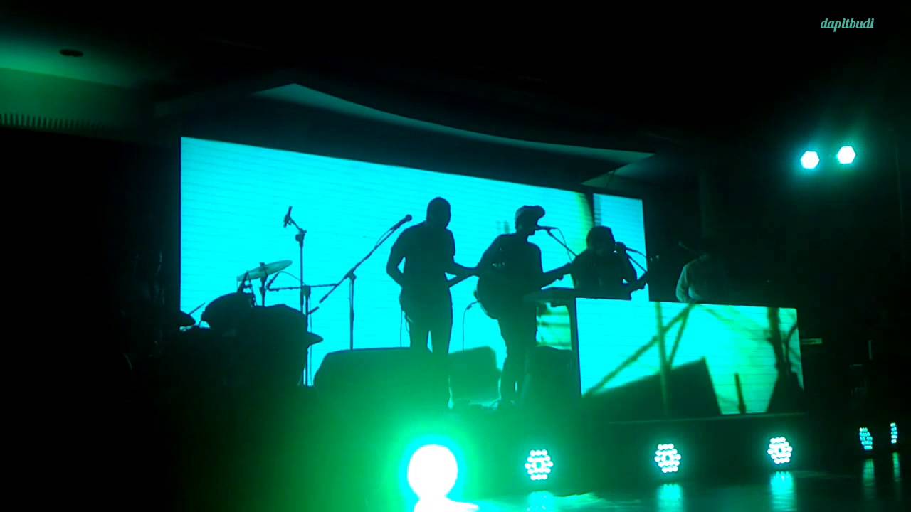 Polyester Embassy feat Uci Kubik live @ Urban Gigs - YouTube