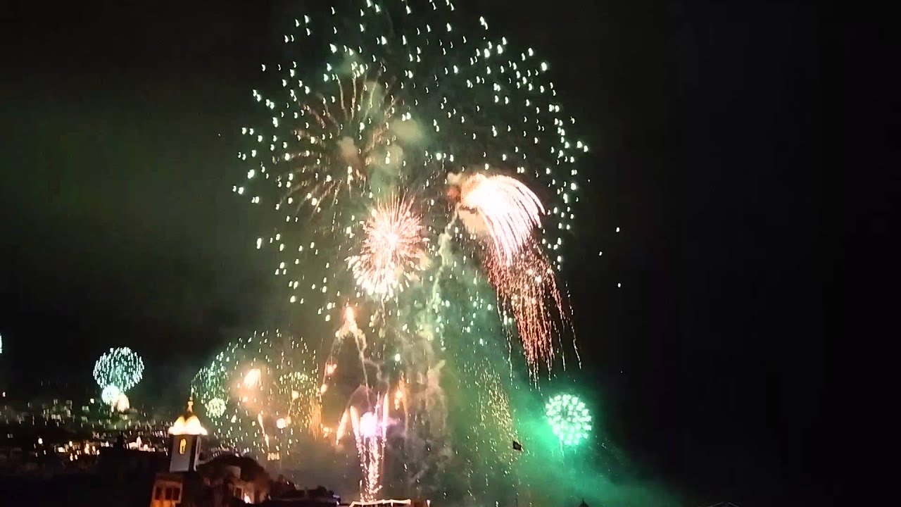 2015 New Year's Eve Fireworks in Funchal, Madeira - YouTube