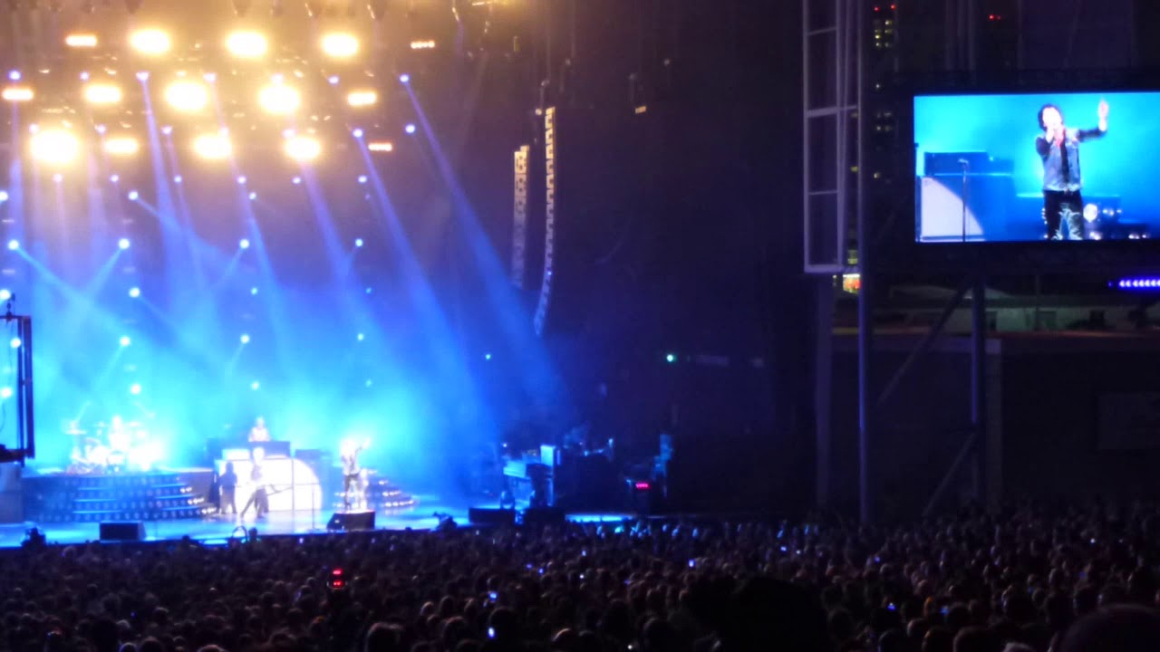 Green Day - 'Still Breathing' live @ Toronto 2017 - YouTube