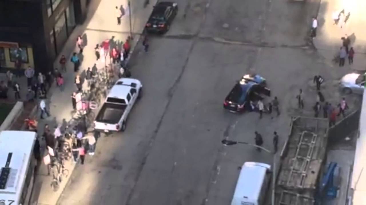 RAW: CTA bus crash in downtown Chicago - YouTube