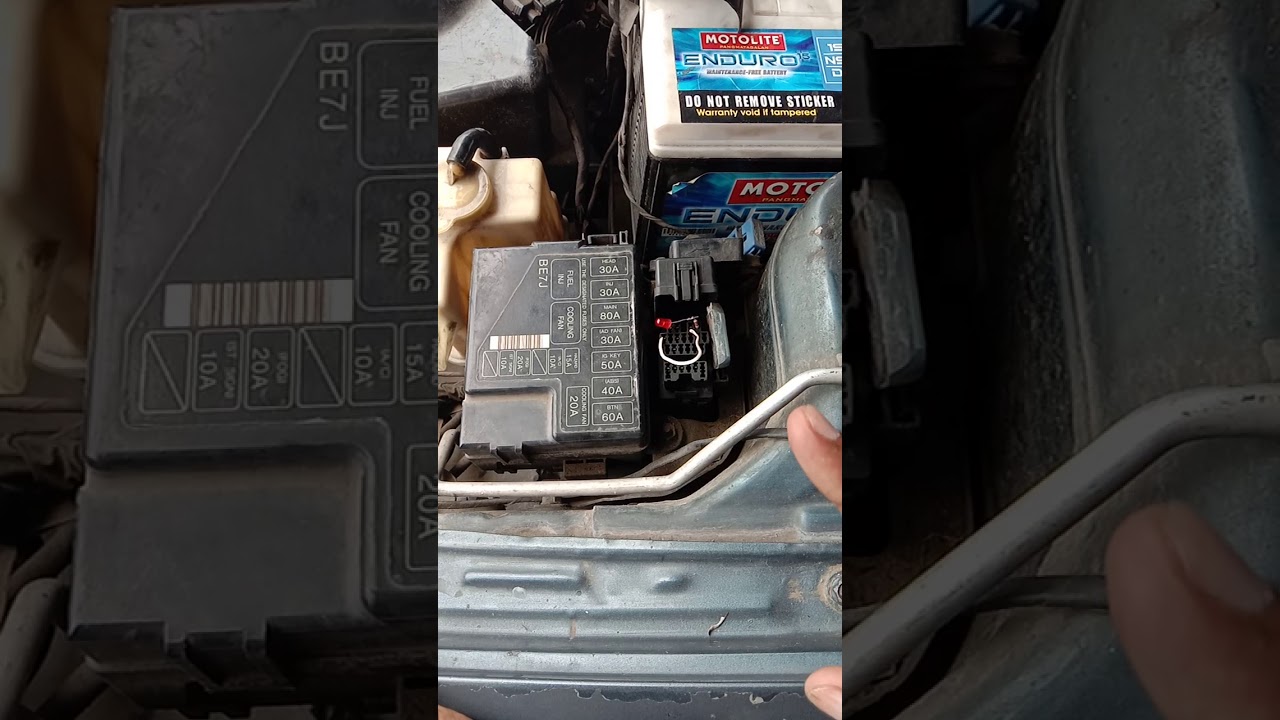 mazda 323 rayban abs diagnos without scanner. - YouTube