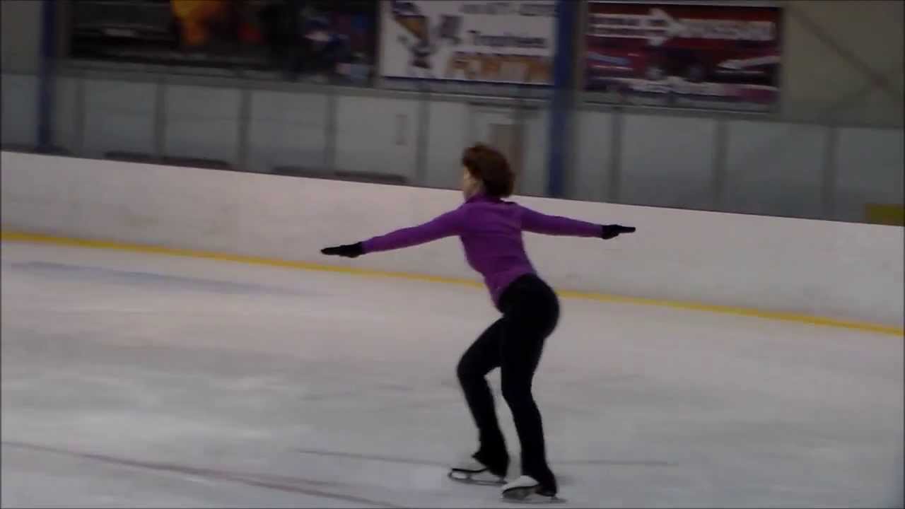 How Can An Adult Figure Skater Learn To Do Crosscuts on a Circle? - YouTube