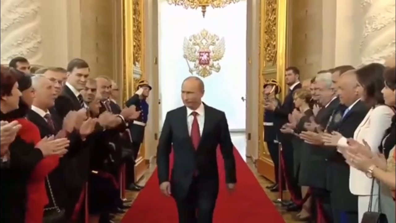 Vladimir Putin Walking - Cammina - des promenades - يمشي - Capitan ...