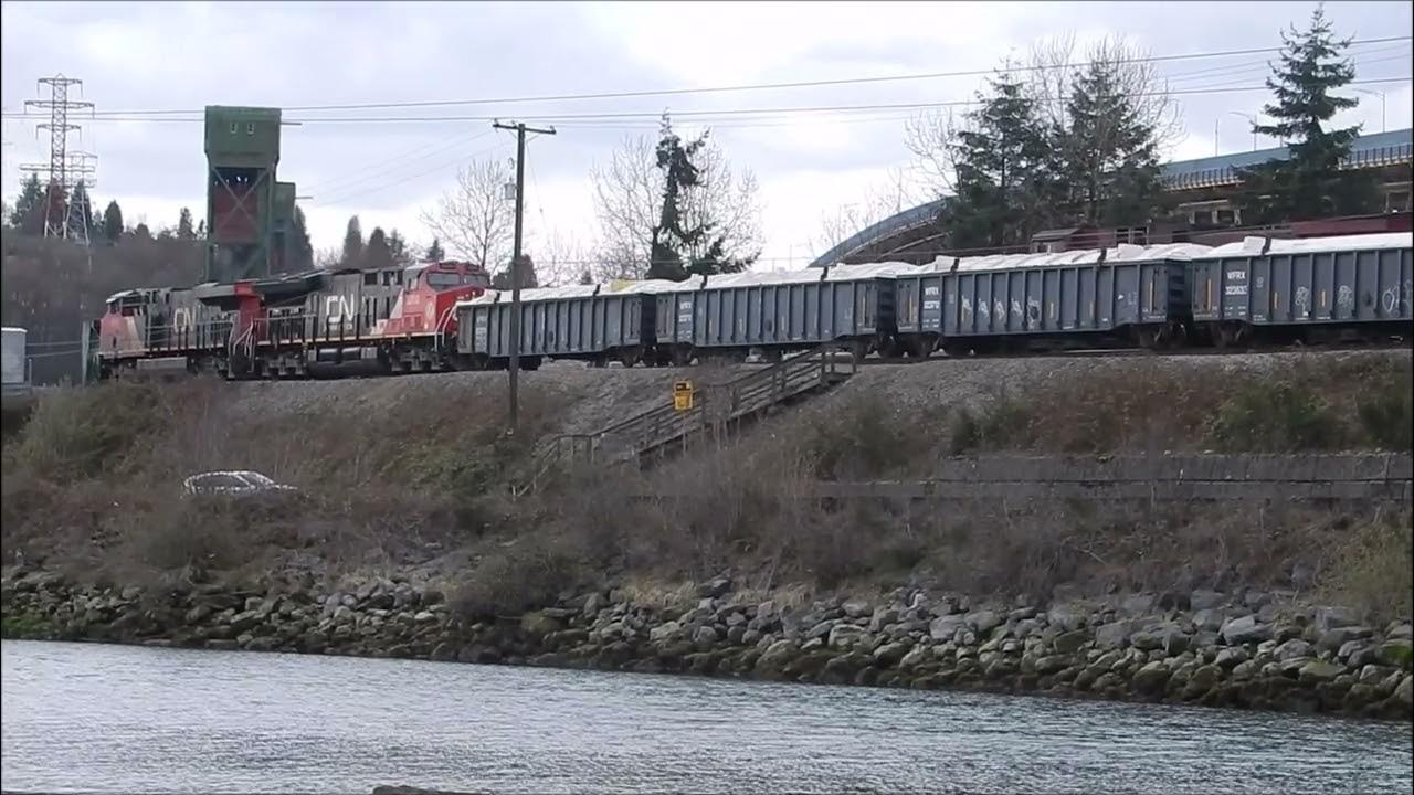 CN 2806, east bound, empty, April 5, 2023 - YouTube