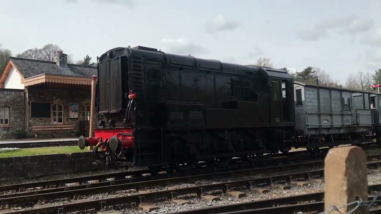 Class 08 Shunter startup and shunting manoeuvre part 1 - YouTube