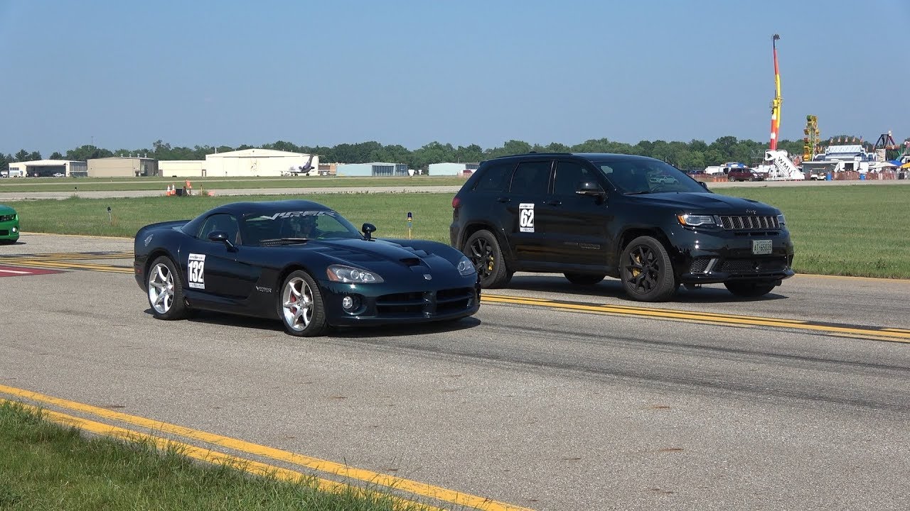 Dodge Viper vs. Jeep Grand Cherokee Supercharged - YouTube