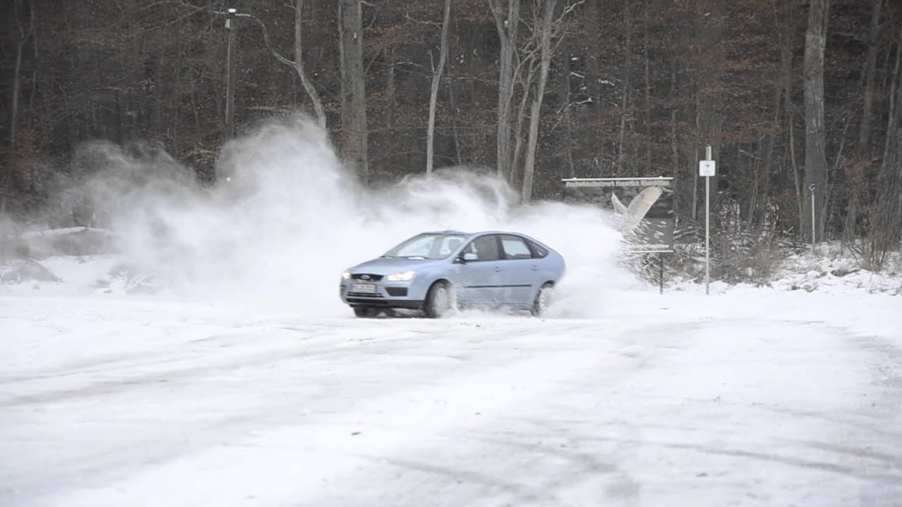 Ford Focus goes Crazy in snow!! - YouTube