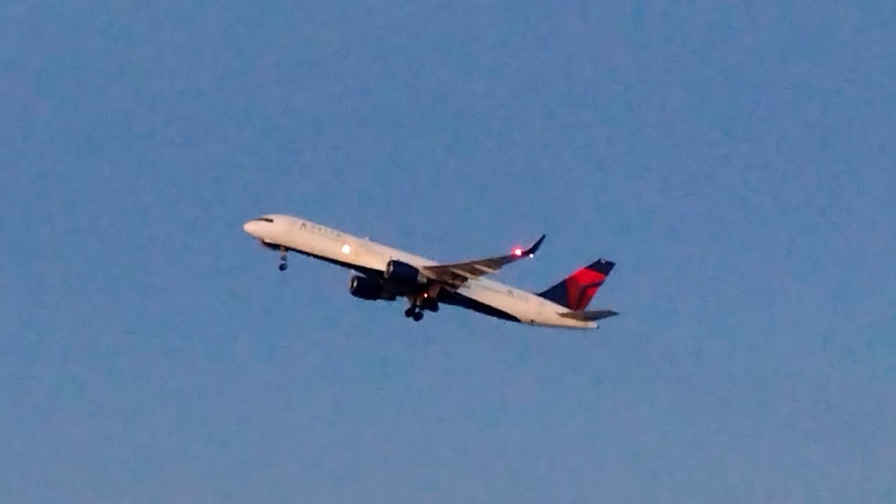 Planespotting at MSP Aircraft Viewing Area and PTFS Trip Report with ...