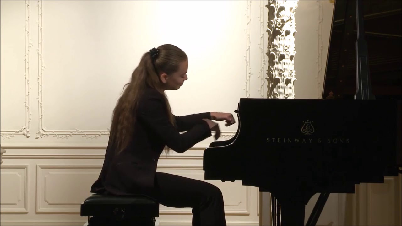 Beethoven - Piano Sonata No.13 in E-flat Major "Quasi una fantasia", op ...
