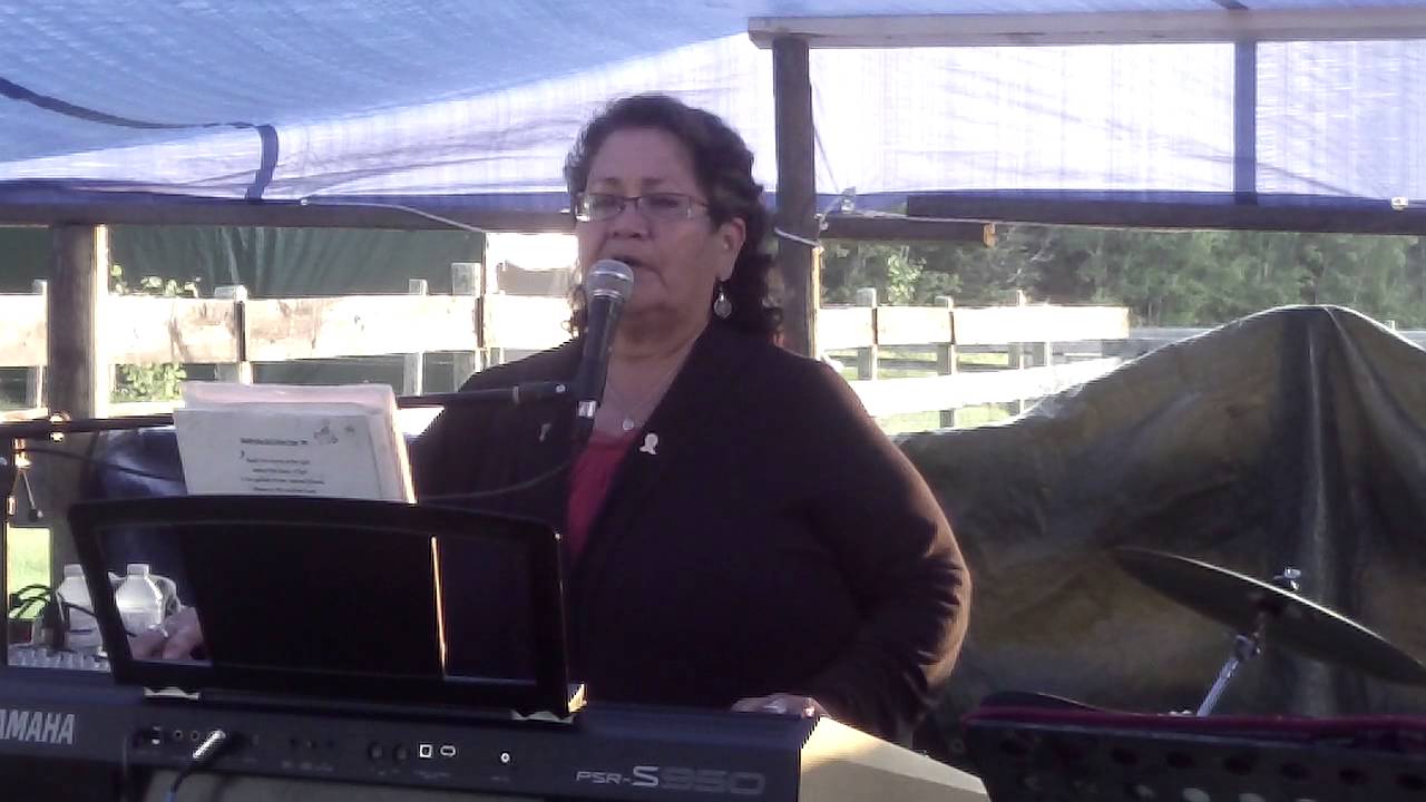 "Kanawahpamin" (cree gospel) Brenda Montgrand - YouTube