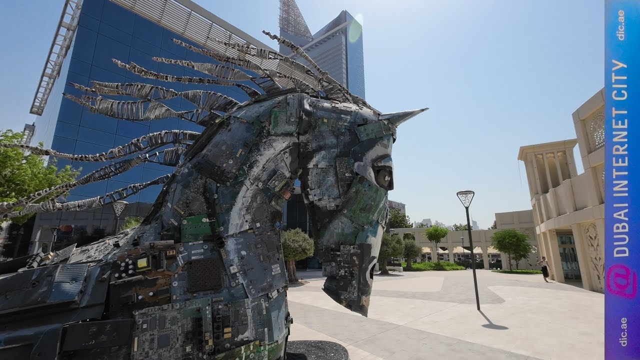 0100 🇦🇪 Dubai Internet City 🇬🇧 - YouTube