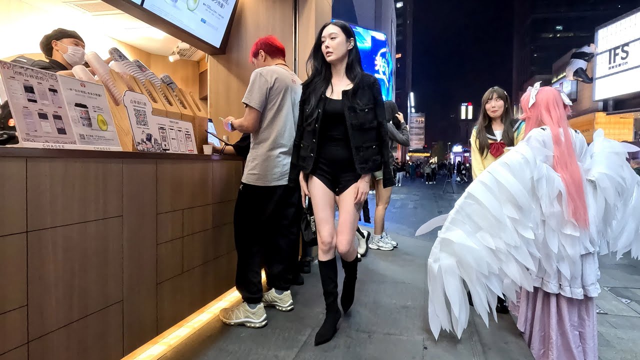 佳人夜行，风姿绰约，4k，street photography China, Chinese girls，chengdu，sexy ...