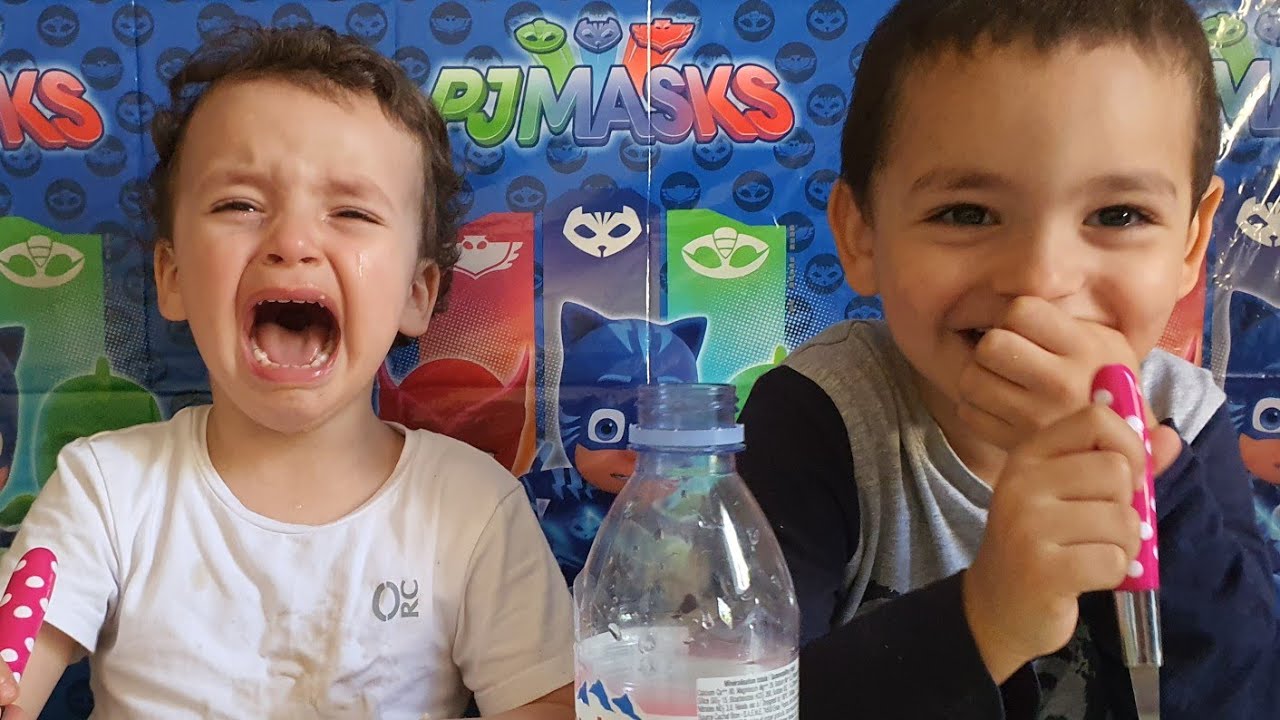 kids play funny vidéos kids boys - YouTube