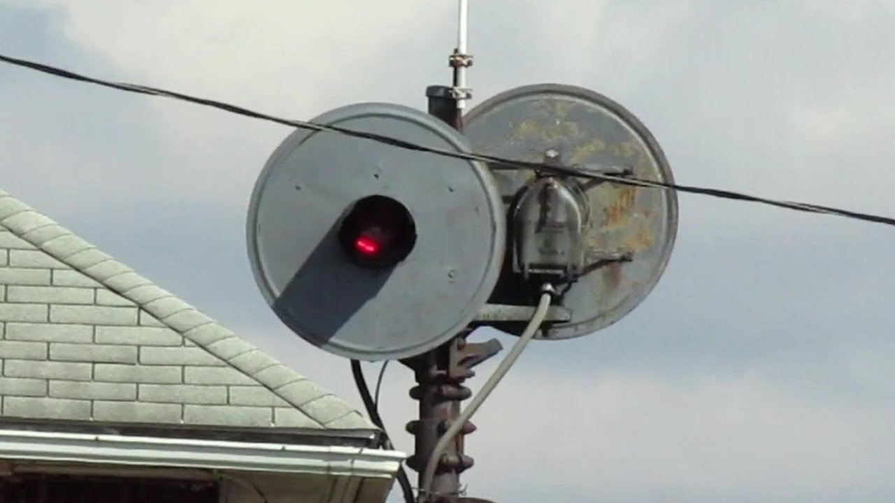 US&S Searchlight Signal Changing - YouTube