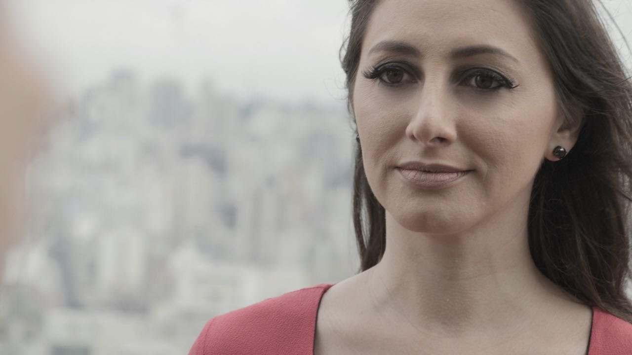 Motivo (Clipe Oficial) - LILIAN - YouTube