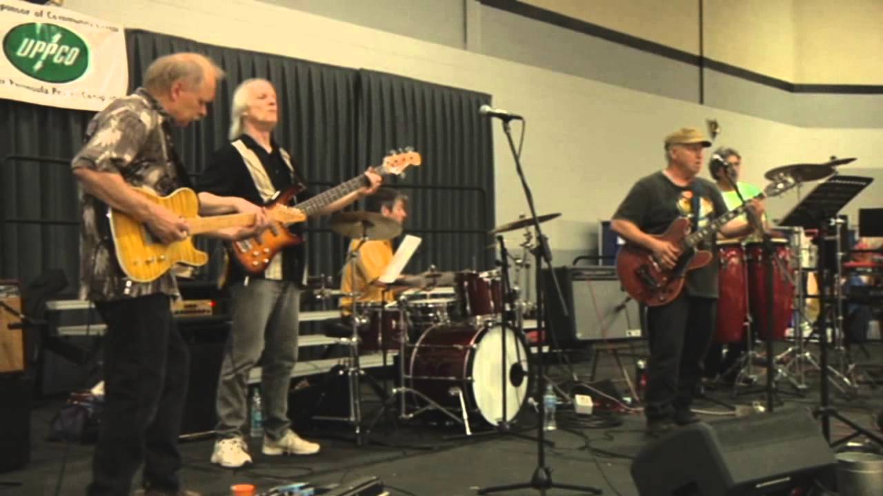 CONGA SE MENNE AT FinnFest 2013 - YouTube