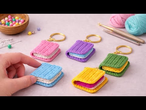 🧵 Pratik ve Şık Tığ İşi Kitap Anahtarlık | Simple Crochet Book Keychain