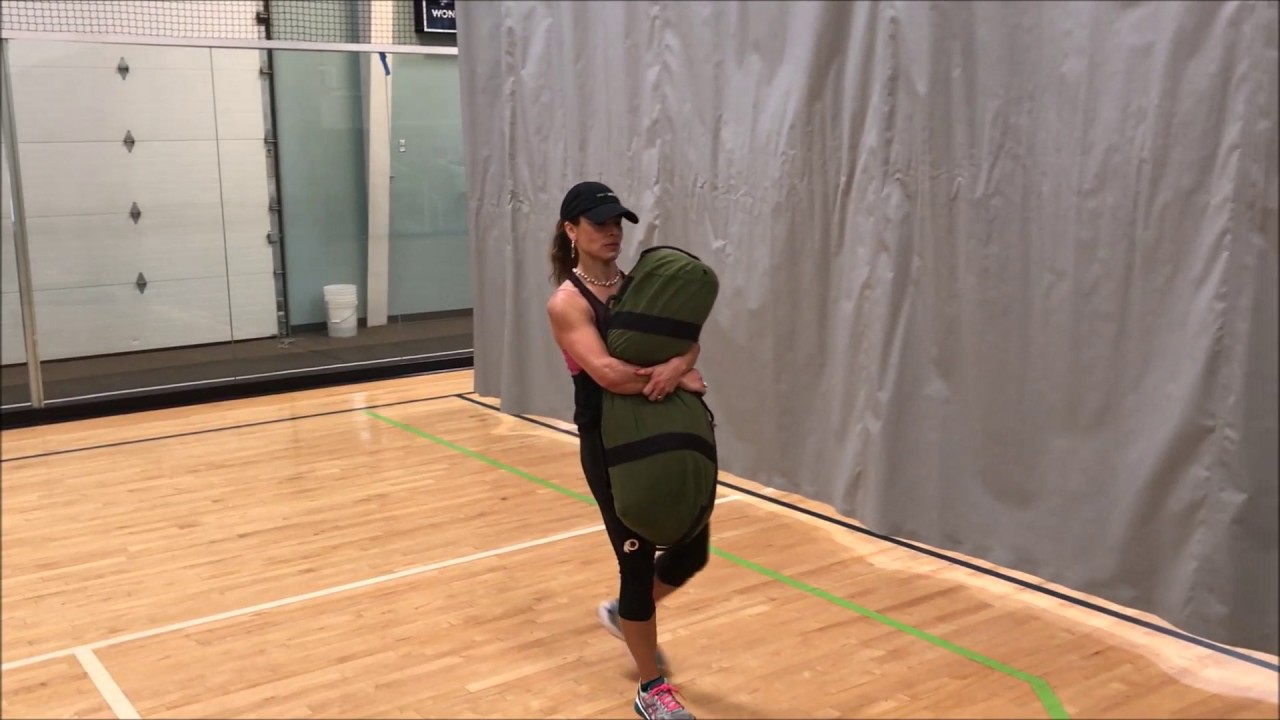 Marcela sandbag bear hug carry - YouTube