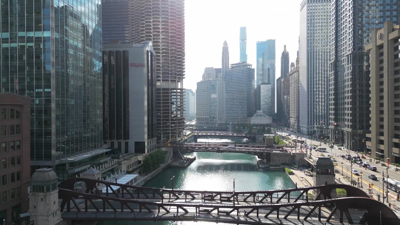 Chicago Riverwalk 4K Aerial - YouTube