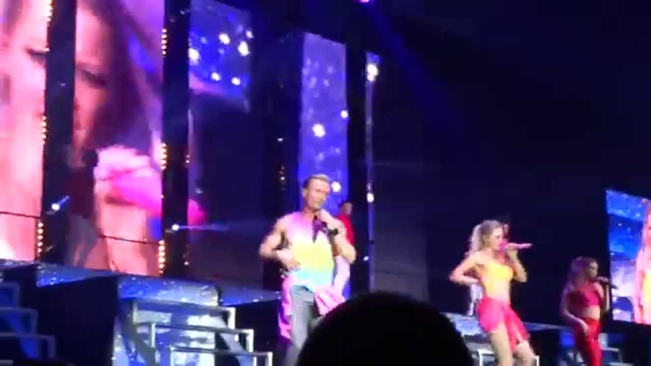S Club 7 - Reach (For The Stars) - Sheffield Arena - YouTube