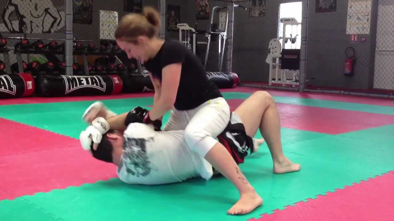 Mel' Training MMA By Fightness - YouTube