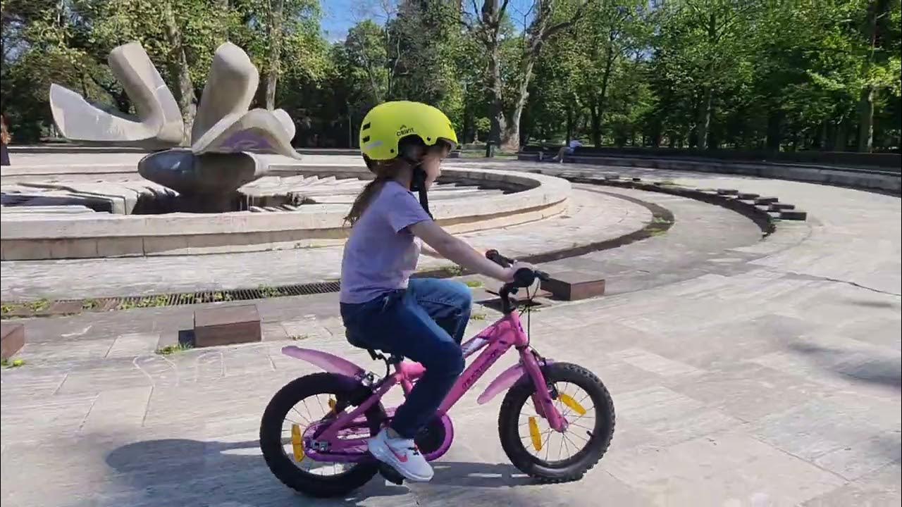 2024_Апрель_13 Кира Баканова, двухколесный велик - наше все! - YouTube