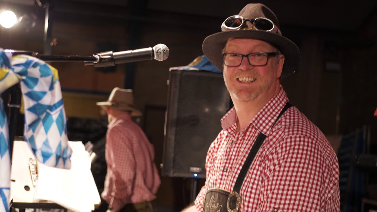 Günther Krautseppl og DJ. Heini Bierfest Glumsø XL - YouTube