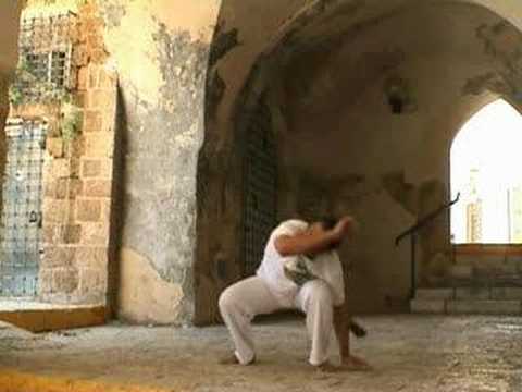 Cocorinha, Capoeira technique from the Akban-wiki - YouTube