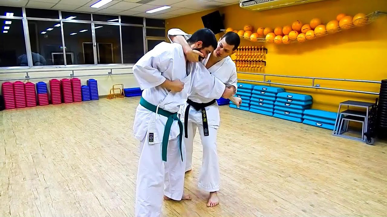 Projeção pelo queixo, final do Saifa Kata (Bunkai) - YouTube