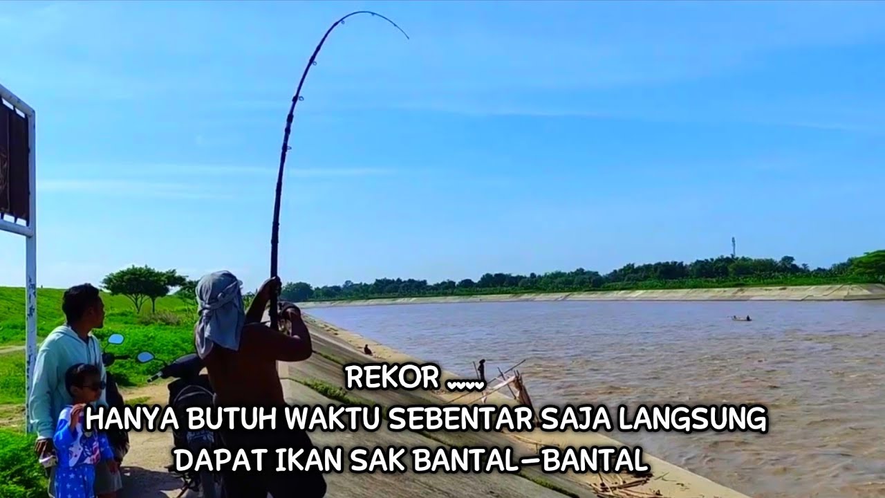 REKOR DUNIA,,,,MANCING GARONG / SENGGET DI PINTU AIR BENDUNG GERAK DAPAT IKAN SAK BANTAL-BANTAL ...