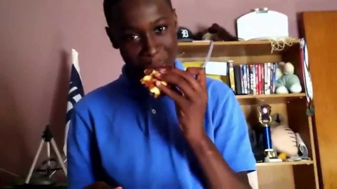 RG T-Vill eating some pizza - YouTube