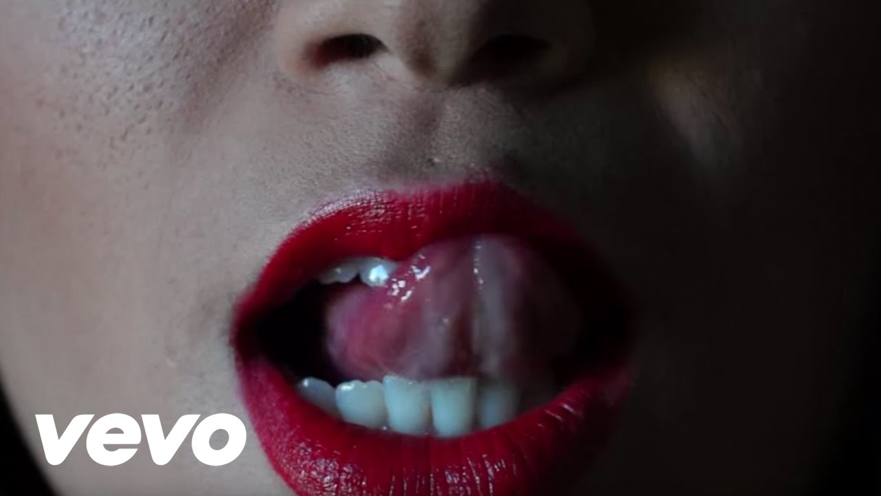 A.B. - This B*tch Yiken ft. Priceless Da Roc (Music Video) - YouTube