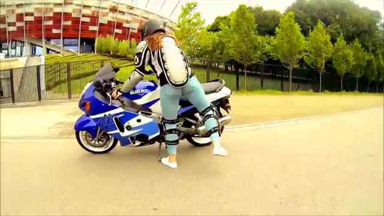 19 years old GIRL ON HAYABUSA - SUZUKI GSXR 1300 - YouTube