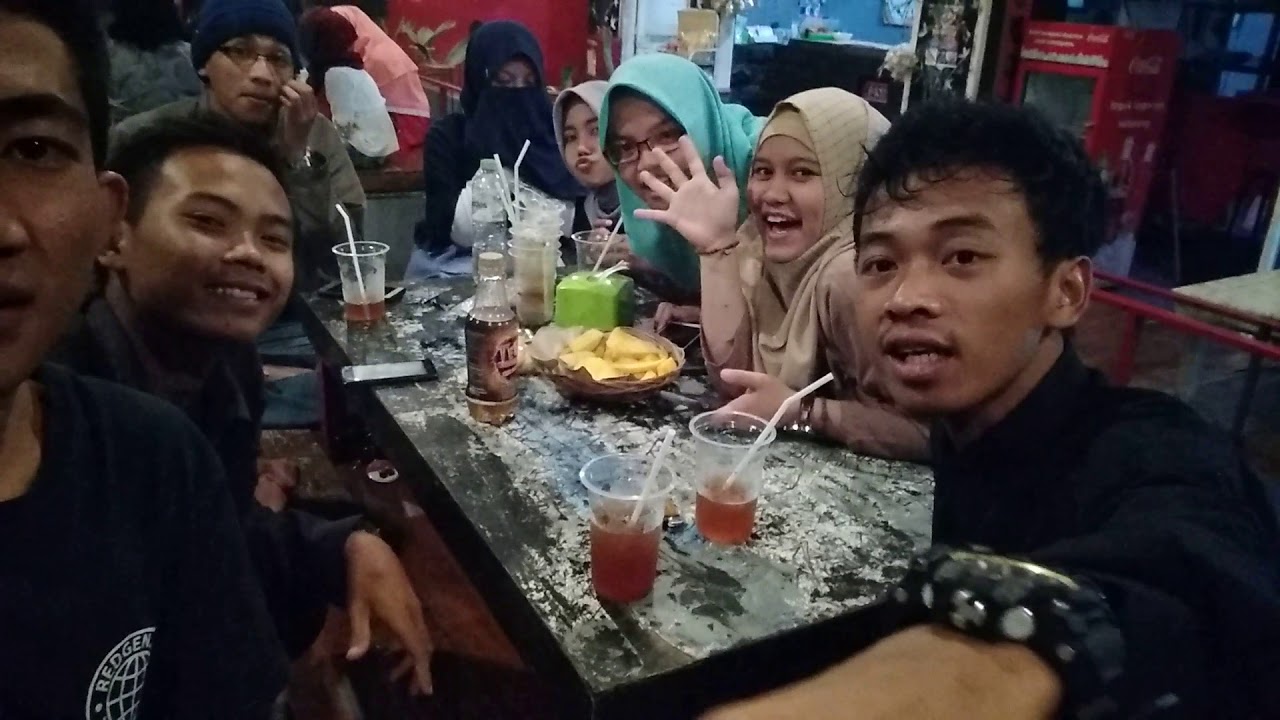 Bangkitkan Semangat pemuda jaman now di cafe papringan kepanjen - YouTube