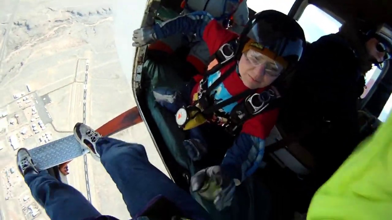 Amputees Mandy & Tommy go Skydiving By: 1 Arm Skydiver - YouTube
