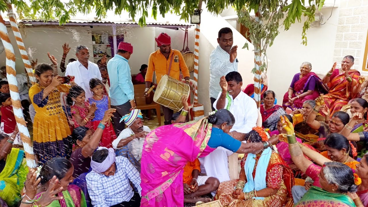 ఆదేవి పెళ్లిళ్ల కళ్యాణమా భూదేవి పెళ్లిళ్ల కళ్యాణమా-aadevi pellila ...