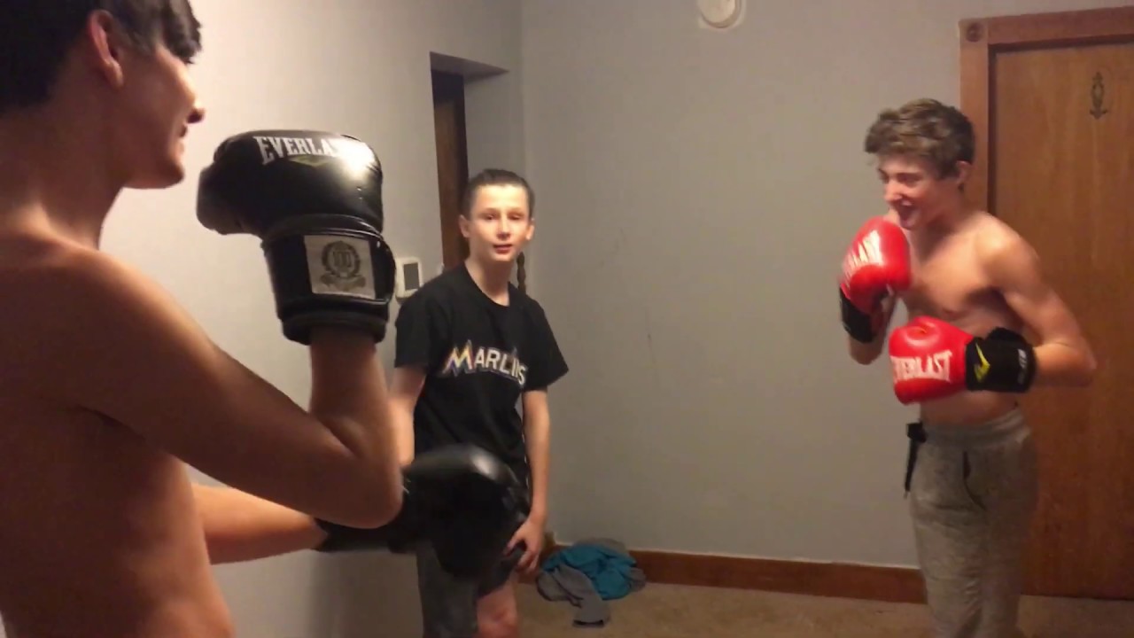 DA Boxing: Levi vs Owen - YouTube
