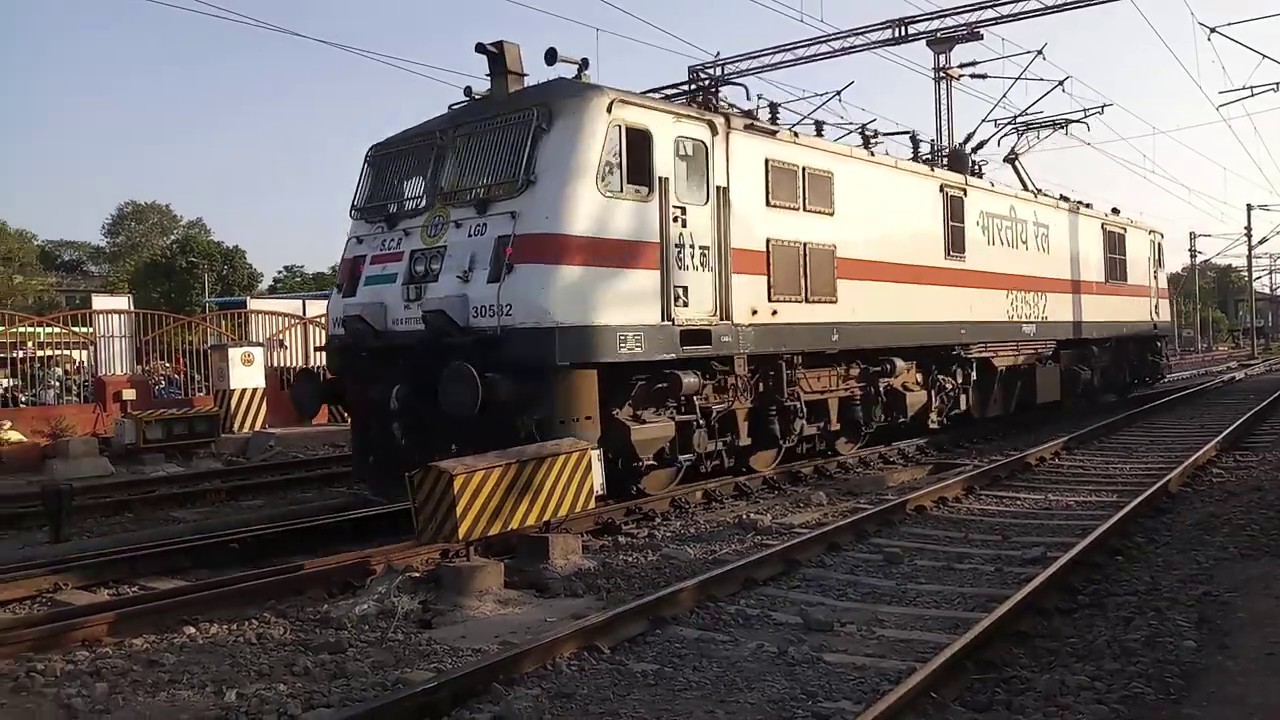 WAP7 LGD LOCO - 30582 | VIJAYAWADA JUNCTION | AVK TrainZone - YouTube