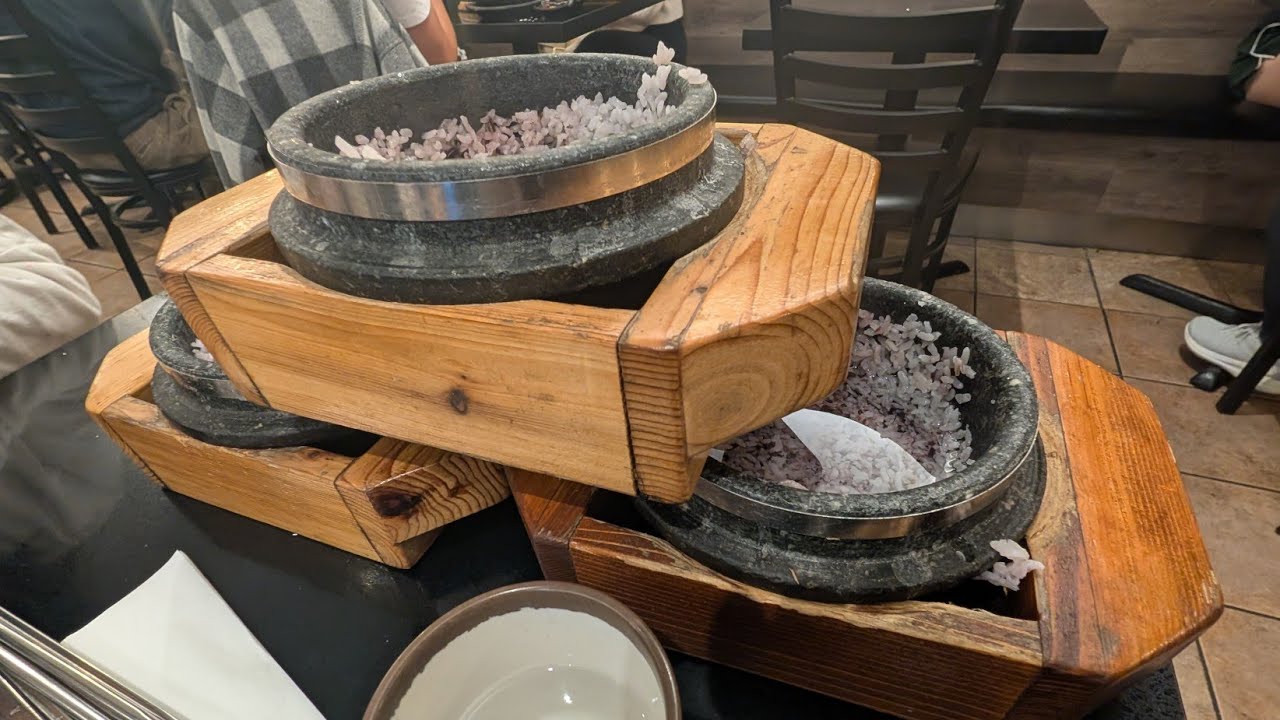 寒大媽 Yonge & Finch 最愛的泡菜豆腐飯 (bilibala talk 20241011) - YouTube