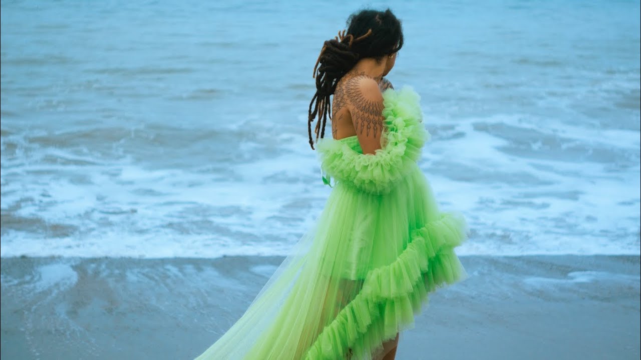 Aziza Cree "BODY" [Official Video] - YouTube