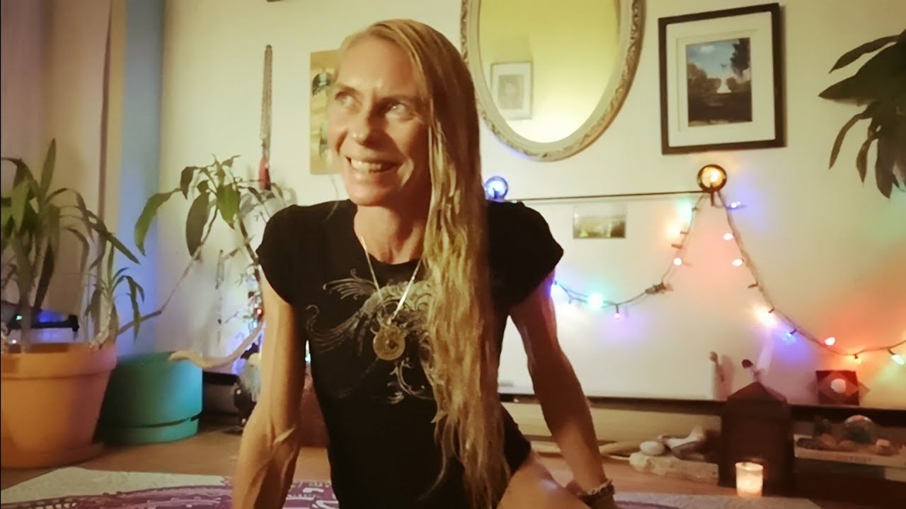 😉Latenight Goofy #Yoga #Flow🤘🎸 - YouTube